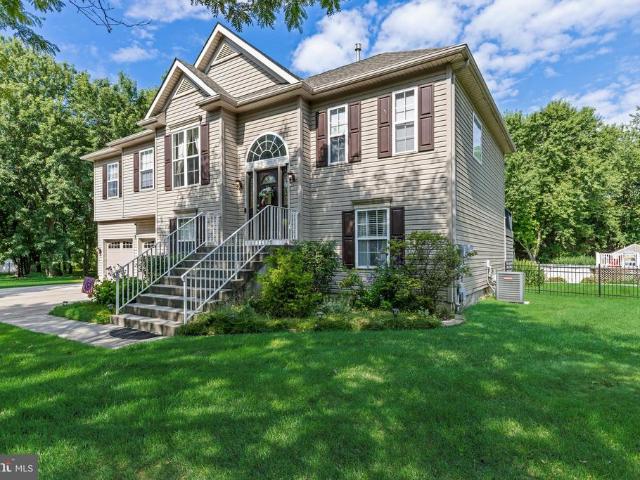 14 Maple Leaf Drive