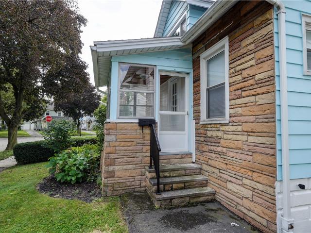 14 Martinot Ave