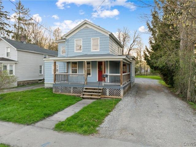 14 Meadow St, Clinton, NY 13323