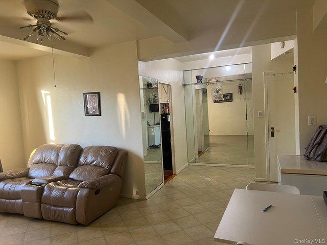 14 Metropolitan Oval Apt 5G, Bronx, NY 10462