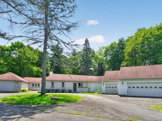 14 Middle Hill Rd, Troy, NY 12180