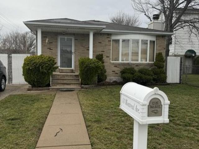 14 Montreal Ave, Staten Island, NY 10306