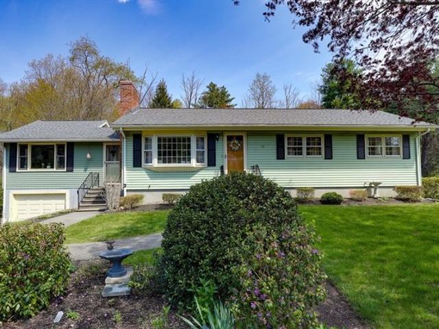 14 Mohawk Dr, Northborough, MA 01532