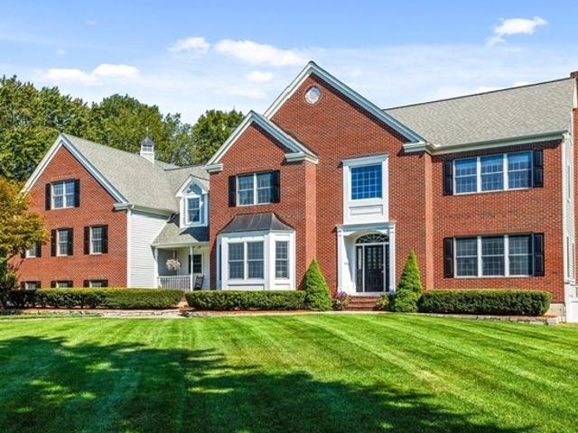 14 Morning Glory Cir, Westford, MA 01886