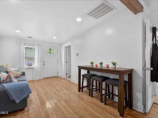 14 Mountain View Avenue