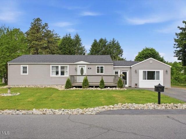 14 Mountain View Dr, South Glens Falls, NY 12803