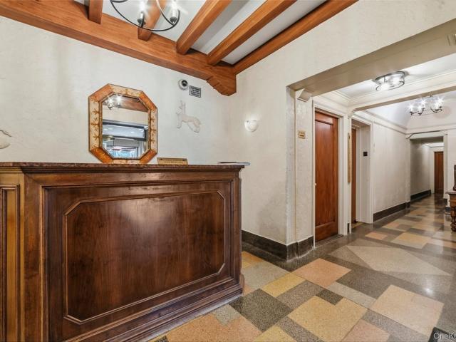 14 N Chatsworth Avenue 1K
