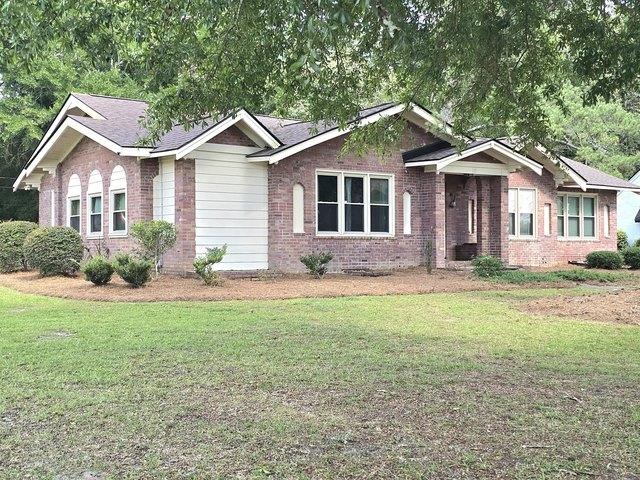 14 N Dukes St, Summerton, SC 29148