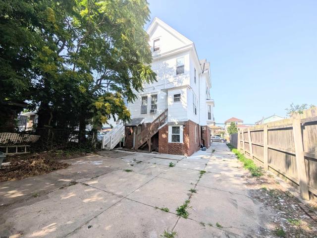 14 N Providence Ave
