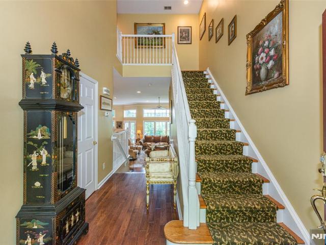 14 N Shadow Lane