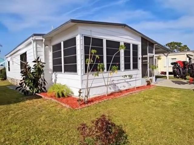 14 New York Dr, New Smyrna Beach, FL 32168