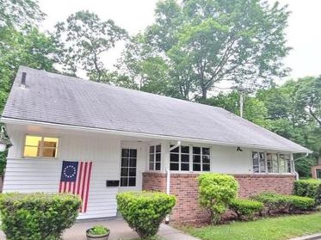 14 Norton Ct, Norwich, CT 06360