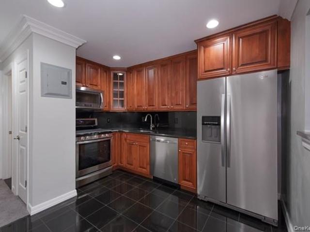 14 Nottingham Place 1406B