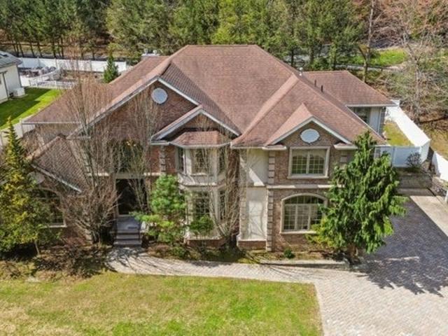 14 O Shaughnessy Ln, Closter, NJ 07624
