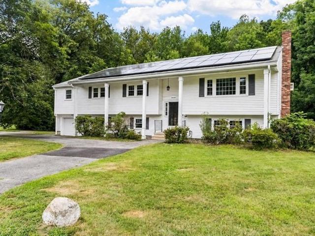 14 Olde Berry Rd, Andover, MA 01810