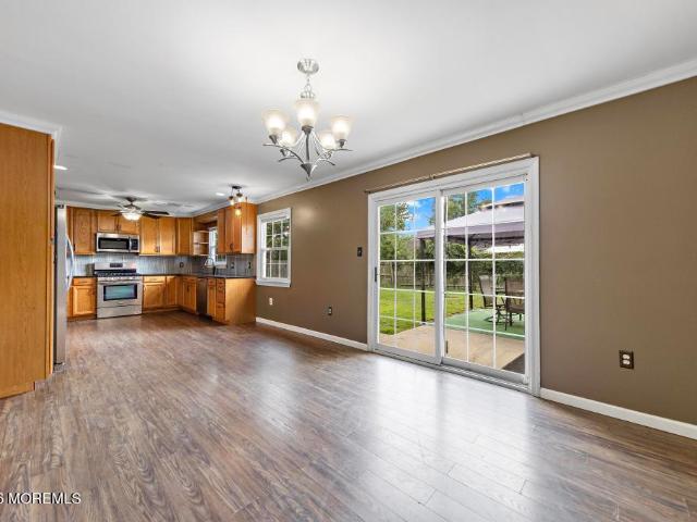 14 Oneida Avenue