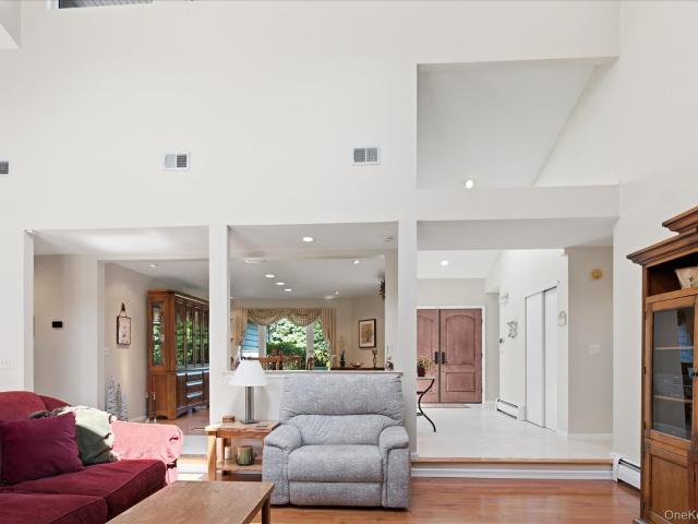 14 Paddock Drive