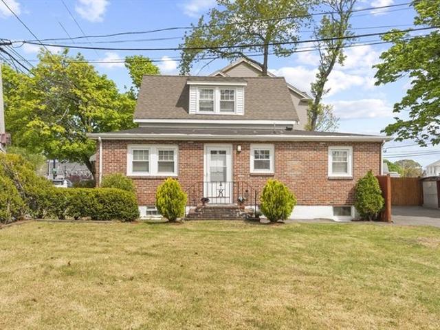 14 Palmer St, Quincy, MA 02169
