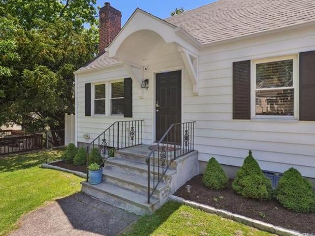 14 Peak St, Stamford, CT 06905