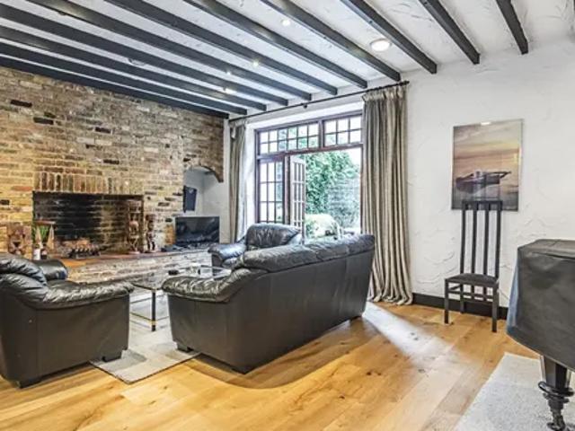 14 Petersham Mews, London, SW7 5NR, United Kingdom | 3 bed apartment for rent #167580452 | Rentberry