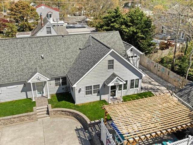 14 Pinewood Rd, Townbank, NJ 08204