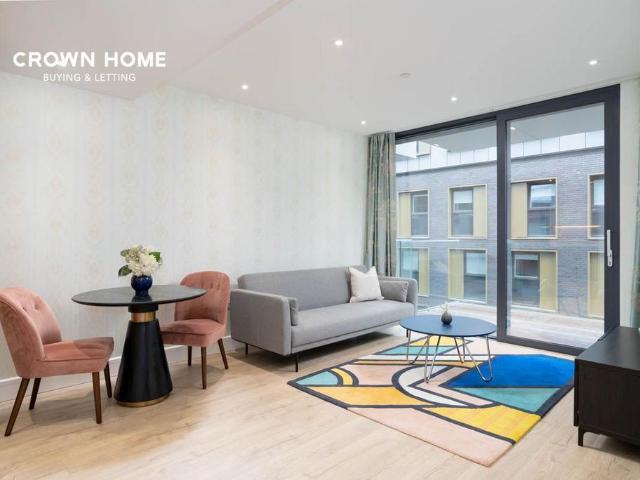 14 Piazza Walk, London E1 1 bed apartment to rent £3,163 pcm £730 pw