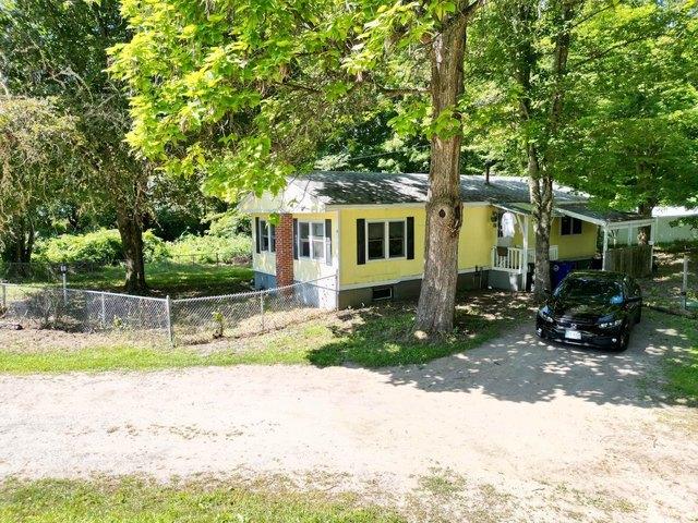 14 Pleasant St, Goffstown, NH 03045