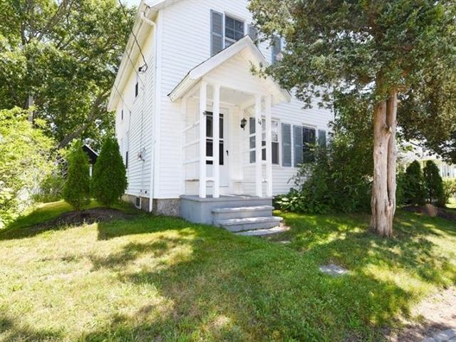 14 Prospect St, Wareham, MA 02532