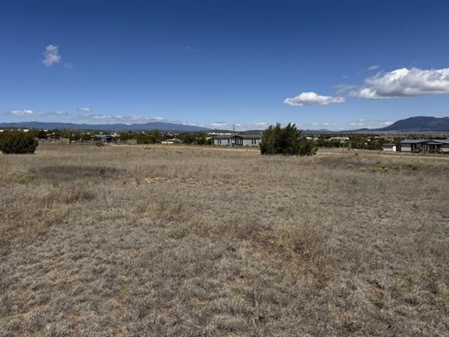 14 Range Rd, Edgewood, NM 87015