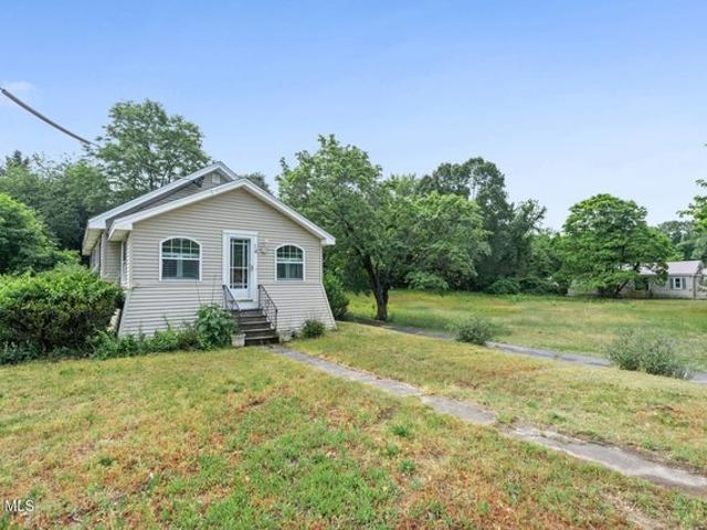 14 Rapp Rd N, Albany, NY 12205