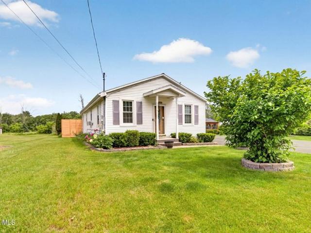 14 Renas Dr, Cohoes, NY 12047
