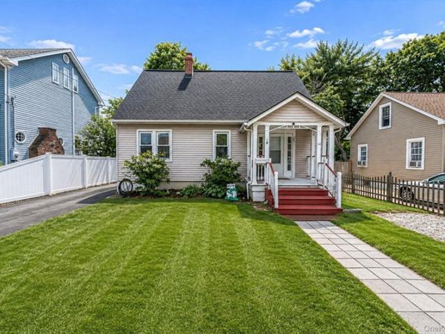14 Richard Ave, Islip Terrace, NY 11752