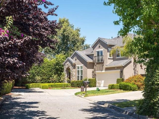 14 Ripley Ln, Novato, CA 94949