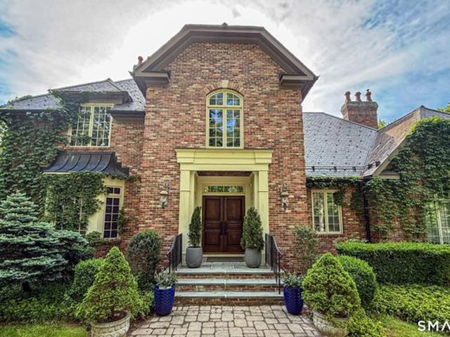 14 Robkins Rd, Avon, CT 06001