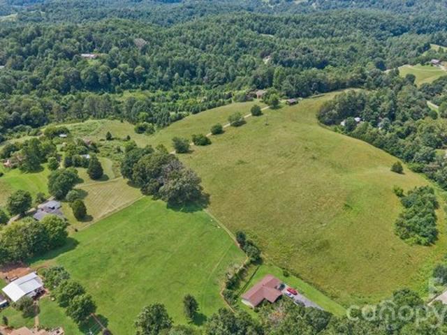 14 Rocking Chair Ln, Leicester, NC 28748