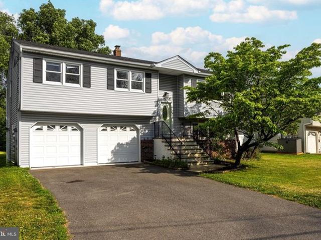 14 Rockwood Ave, Hamilton, NJ 08619