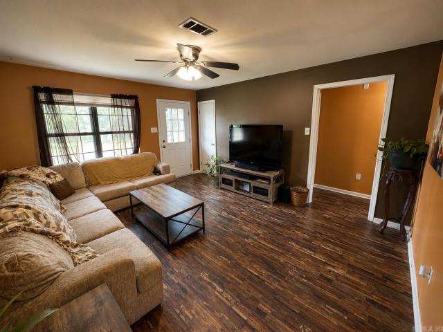 14 Rolling Creek Cir