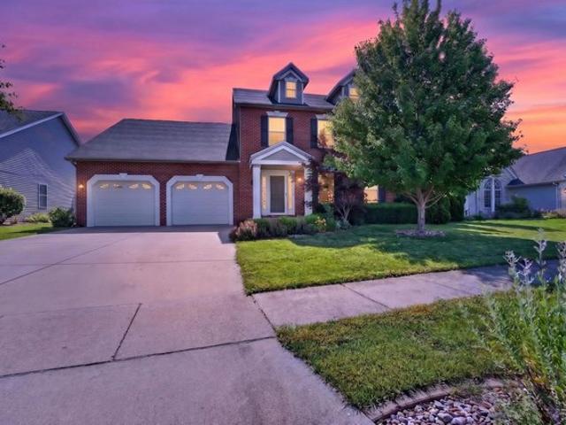 14 Rosewood Ct, Bloomington, IL 61704