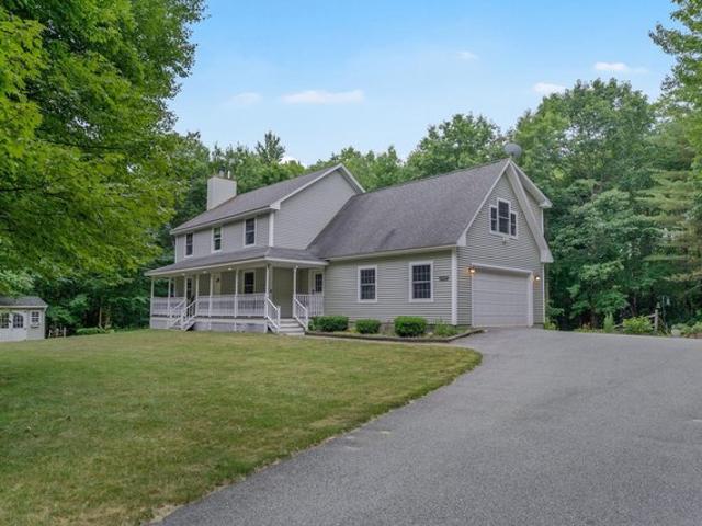 14 Rosewood Ln, New Gloucester, ME 04260