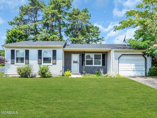 14 S Chestnut Ave, Whiting, NJ 08759
