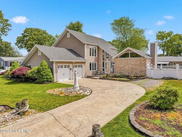 14 Scheiber Dr, Brick, NJ 08723