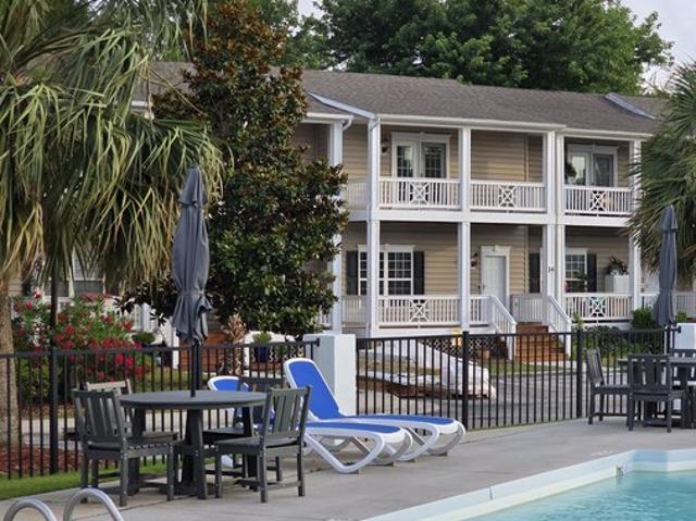 14 Schooner Dr, Swansboro, NC 28584