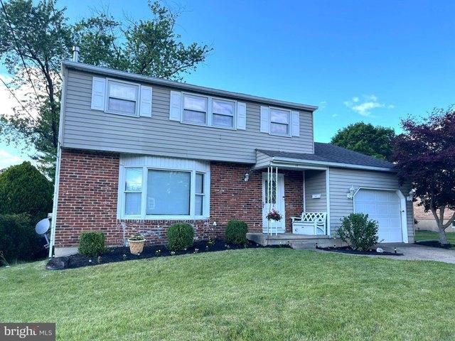 14 School House Ln, Blackwood, NJ 08012