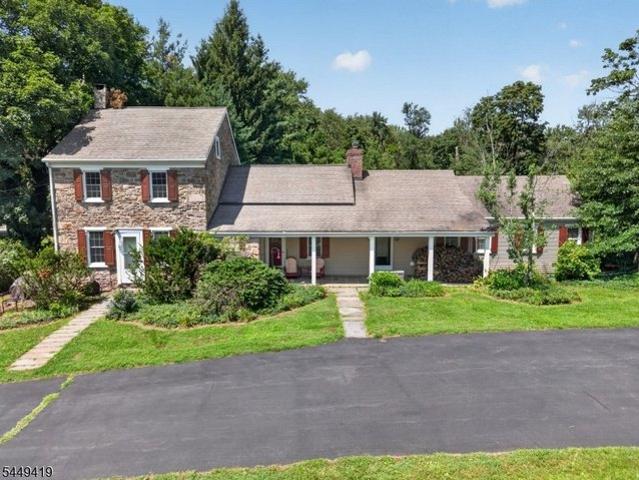14 Sandbrook Headquarters Rd, Delaware, NJ 08559
