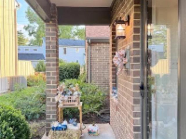 14 Sandie Point LN