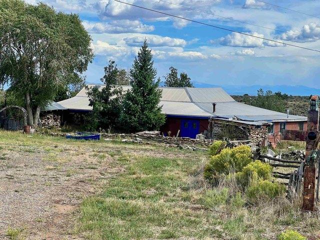 14 Sagebrush Rd, Tres Piedras, NM 87577