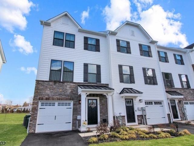 14 Saw Mill Cir, Hackettstown, NJ 07840