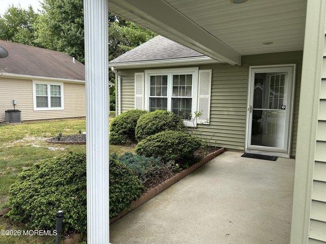 14 Sheffield Dr, Lacey, NJ 08731