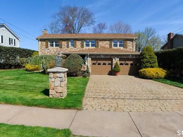 14 Shepard Rd, West Hartford, CT 06110