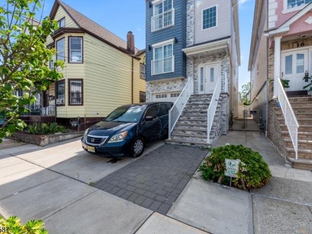 14 Spencer St